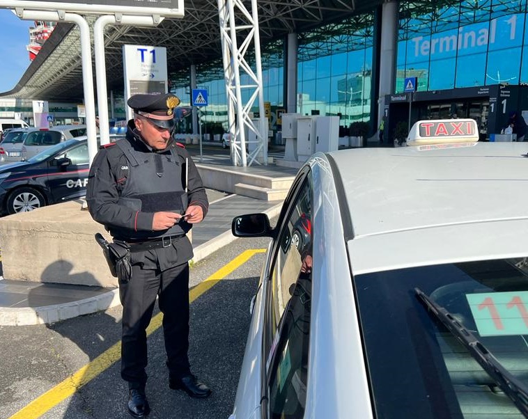 Fiumicino: controlli al Leonardo da Vinci, tre persone denunciate per ...